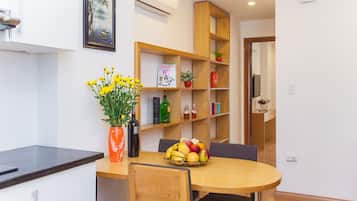 Apartamento Cidade | Refeições no quarto