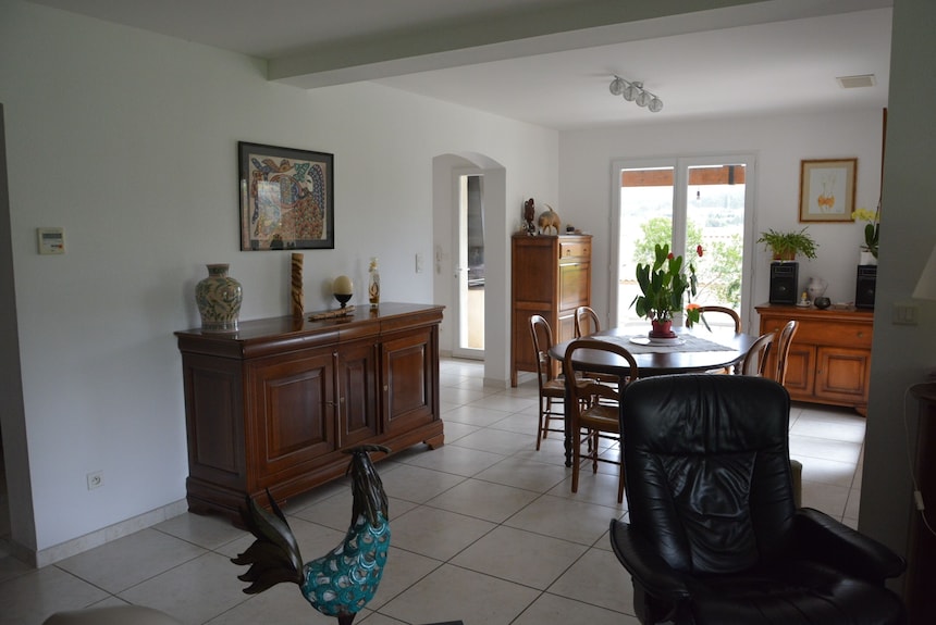 Maison Individuelle Climatisée Avec Piscine Et Belle Vue Sur Le Village. - Aude