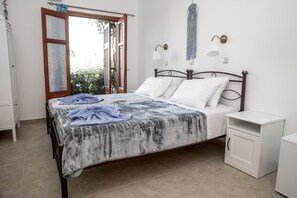 Quarto, 2 camas individuais (Amore) | Com decoração personalizada, com mobília individualizada 