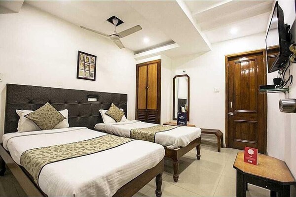 Hotel Pathik - Bhopal