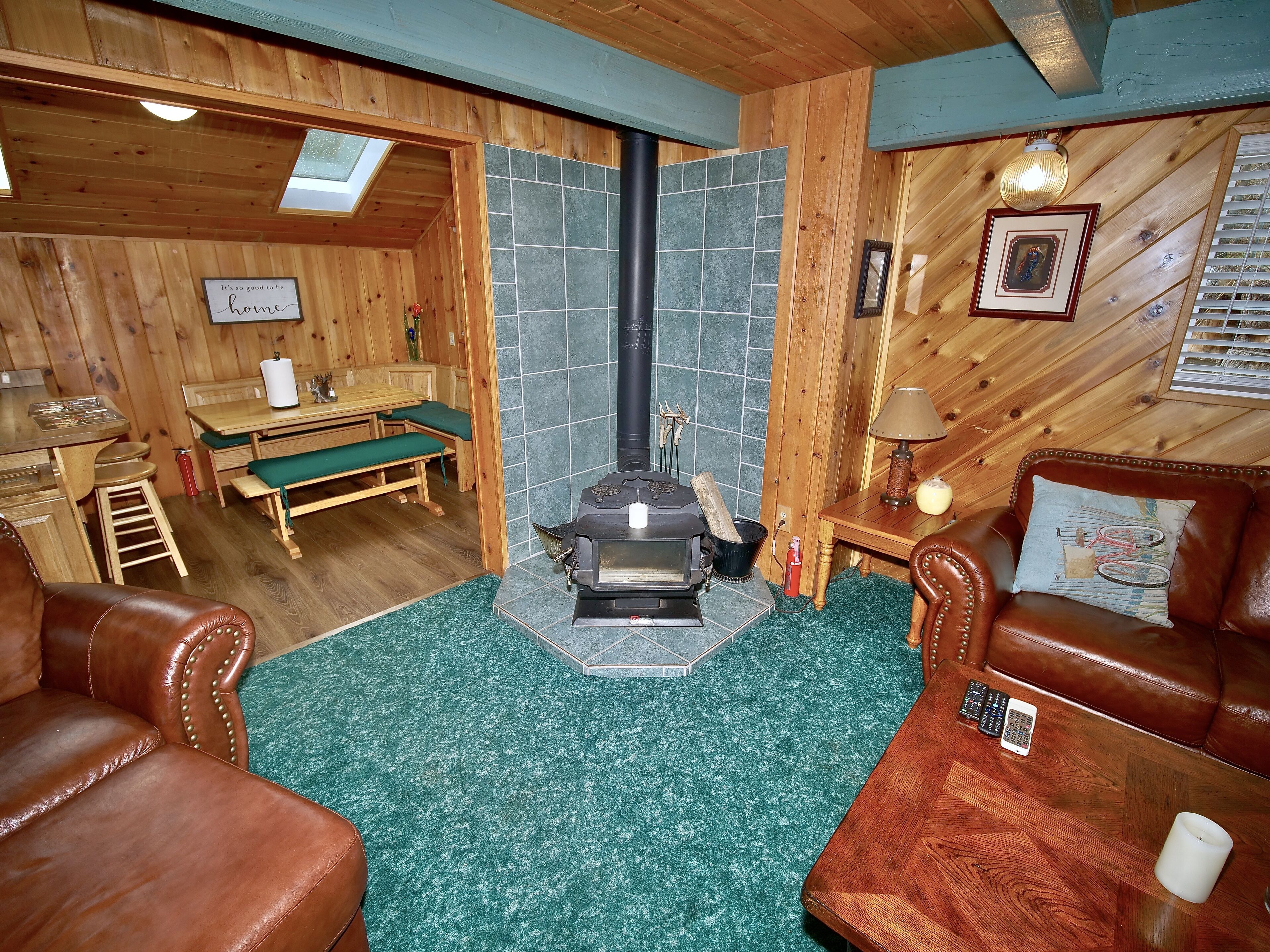 Idyllwild Dairy Hen: Walk-to Town, Pet Friendly! Hot Tub - Idyllwild-Pine Cove, CA