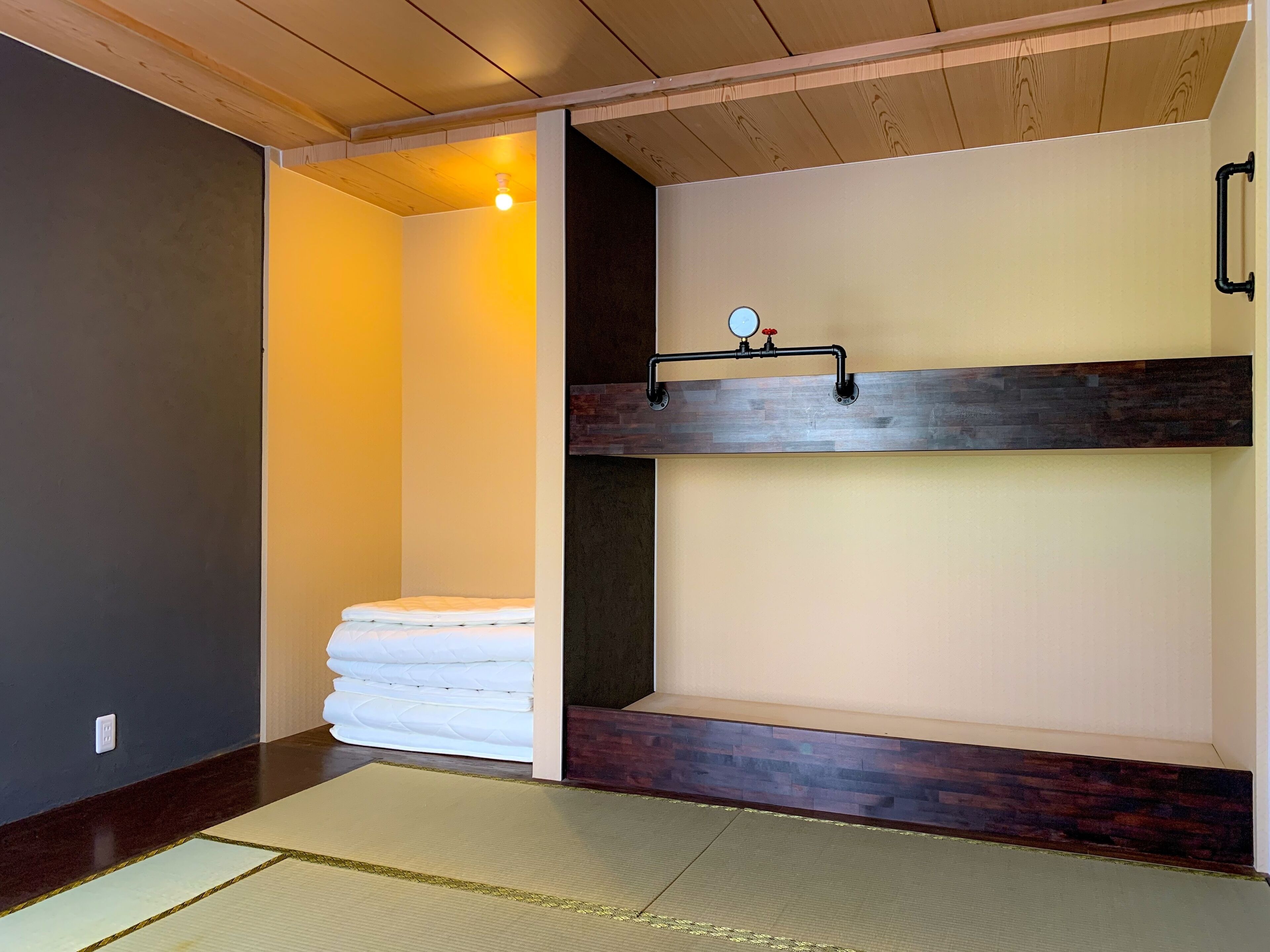 Quarto Quádruplo Superior | Com decoração personalizada, com mobília individualizada, Wi-fi grátis 