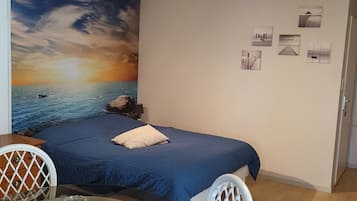 Quarto Triplo, 1 quarto, não fumadores (Lys) | Com decoração personalizada, com mobília individualizada, Wi-fi grátis