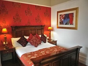 Ferro/tábua de engomar, roupa de cama fornecida