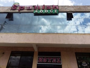Fachada da propriedade