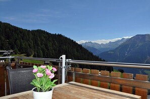Apartamento, 2 quartos | Sacada
