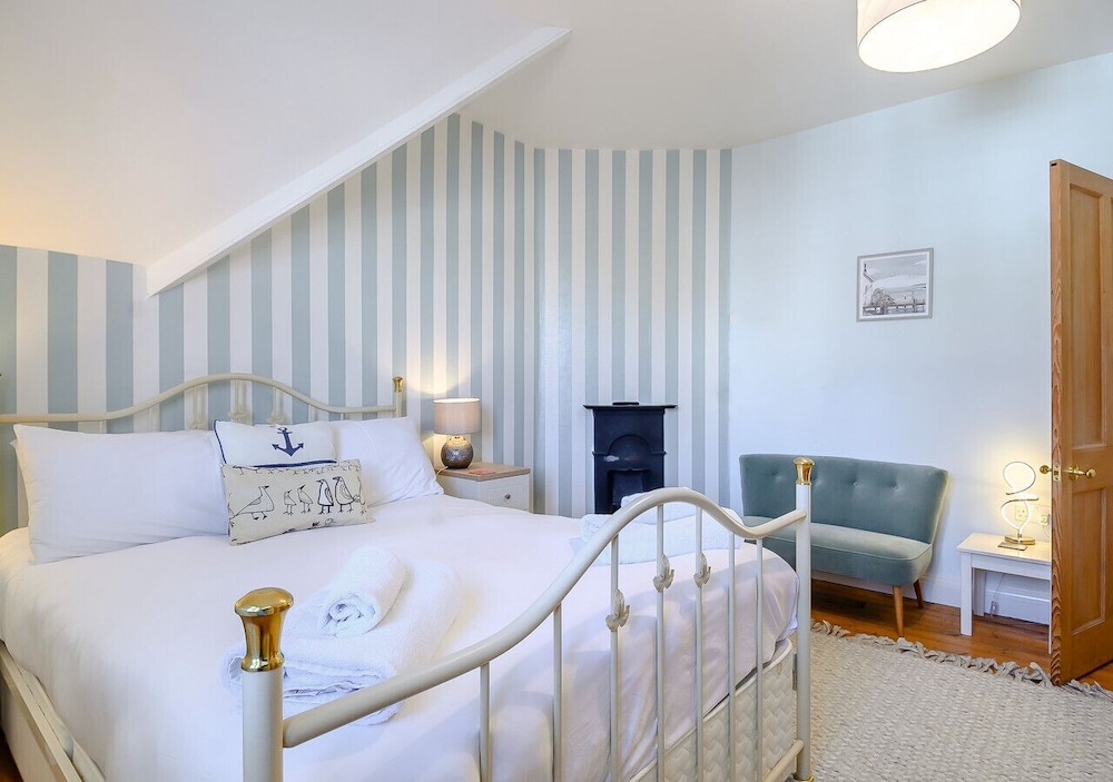 Amber Cottage - Two Bedroom House, Sleeps 4 - 사우스월드