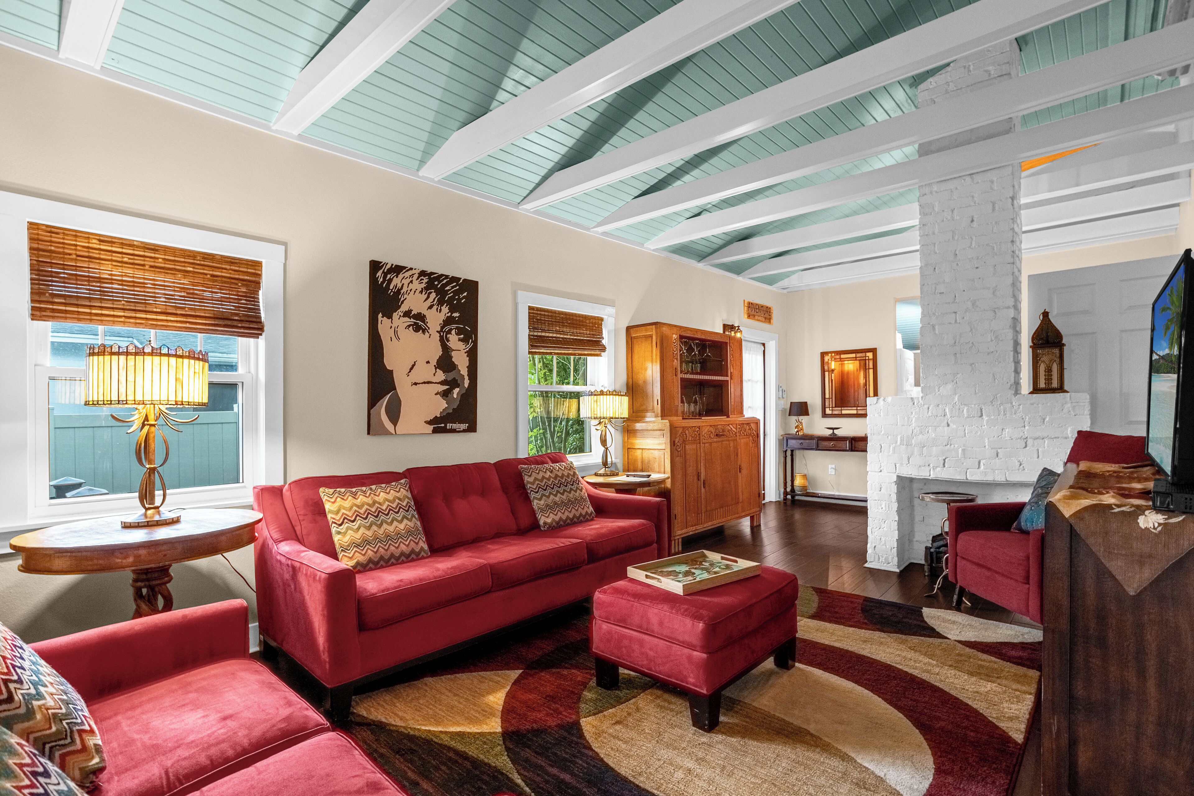 Lake House Pets Allowed - Universal's Volcano Bay, Winter Garden