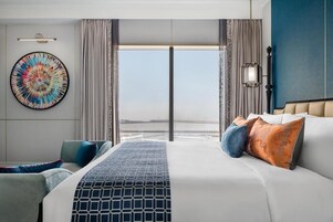 Quarto | Minibar, cofre no quarto, secretária 