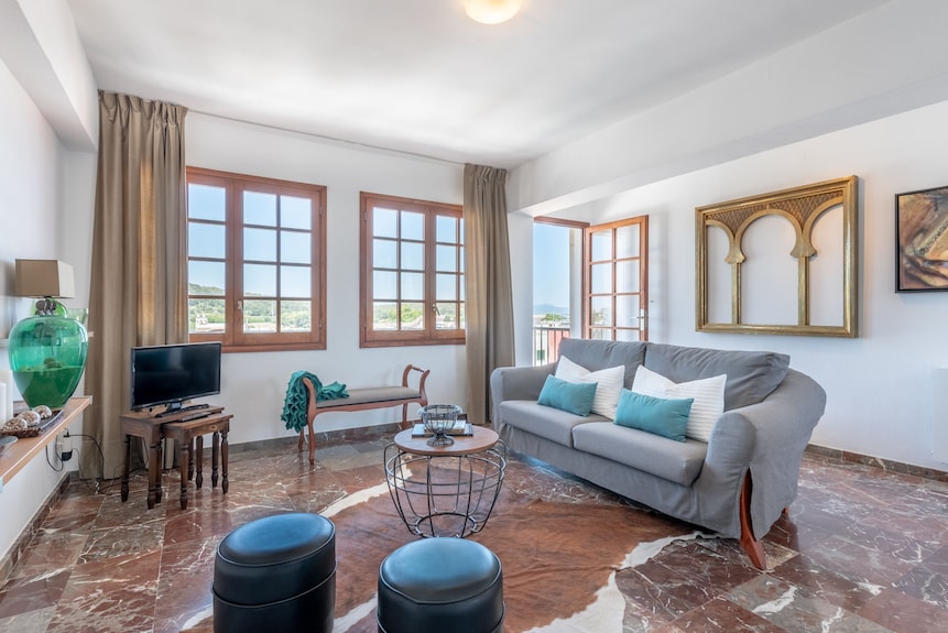 Modern Apartment With Balconies & Wi-fi; Pets Allowed, Parking Available - Felanitx