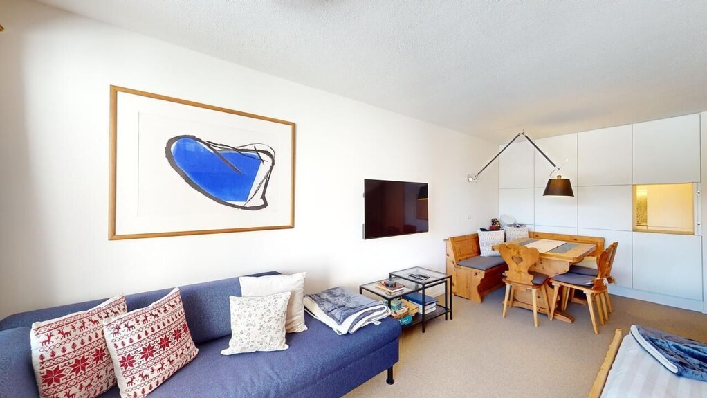 The Traditional Residential Building "Au Reduit" Is Located In The Heart Of St. - Saint-Moritz
