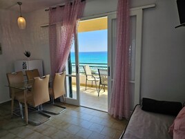 Apartamento, 1 quarto, para fumantes, sacada | 1 quarto, ferros/tábuas de passar roupa, roupa de cama