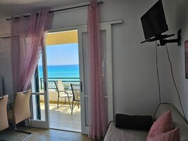 Apartamento, 1 quarto, fumadores, varanda | 1 quarto, ferro/tábua de engomar, roupa de cama fornecida