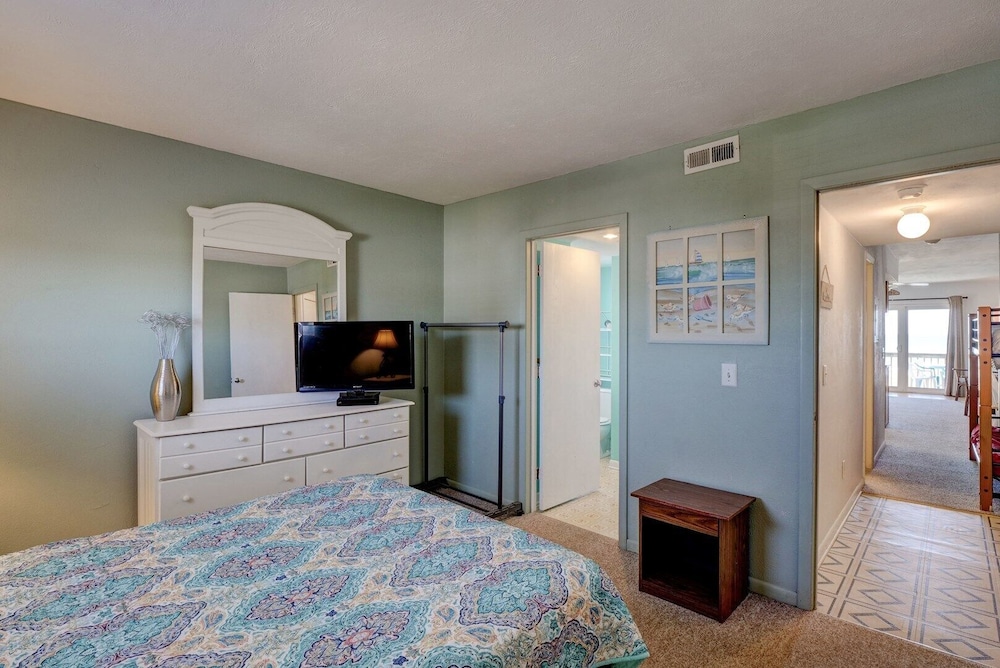 Oceanviews With Community Pool - Surf City, NC