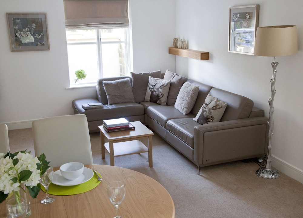 Superior Deluxe 4 Bedroom House - Harrogate