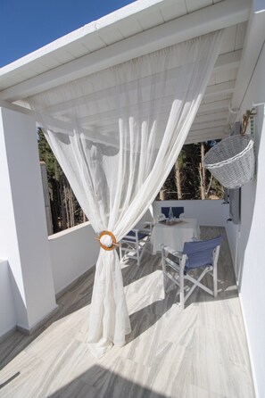 Casa, 1 quarto, varanda, vista para o jardim | Terrenos do alojamento