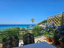 Apartamento, 1 quarto, fumadores, vista para o jardim | Refeições ao ar livre