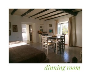 Casa, 1 quarto, para fumantes, sacada | 1 quarto, ferros/tábuas de passar roupa, Wi-Fi de cortesia