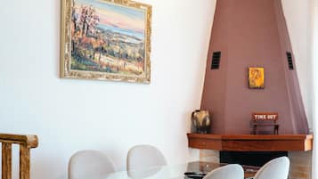 Apartamento, 2 quartos, varanda, vista para a montanha | Sala de jantar