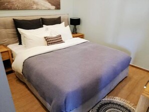 Vila, 3 quartos, para fumantes, piscina particular | 3 quartos, ferros/tábuas de passar roupa, roupa de cama