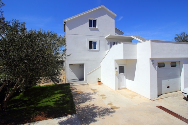 Apartamento (Four Bedroom Apartment) | Exterior