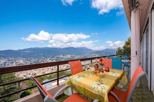 Apartamento família, 2 quartos, 2 banheiros (Aldesago Panoramica with shared Pool) | Opções para refeição ao ar livre