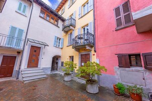 Casa geminada família, 2 quartos, 2 banheiros (Casa Gialla Lake Lugano Townhouse for) | Fachada