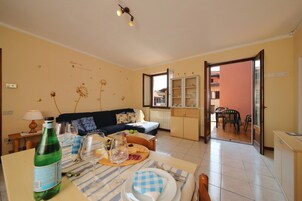 Apartamento Familiar, vários quartos (Petalo Bianco 100m from lake) | Interior