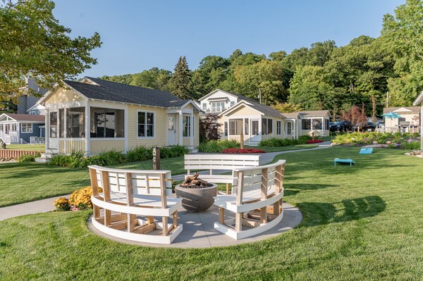 Auburn Cottage - Saugatuck, MI