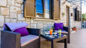 Apartamento (One Bedroom Apartment with Terrace) | Terraço/pátio