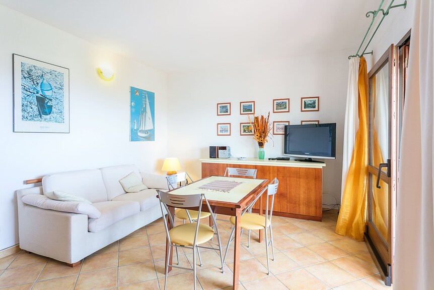 Child-friendly Apartment With Sea View - Appartamento Le Farfalle - Ólbia
