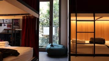 1 quarto, quartos à prova de som, Wi-Fi de cortesia, roupa de cama