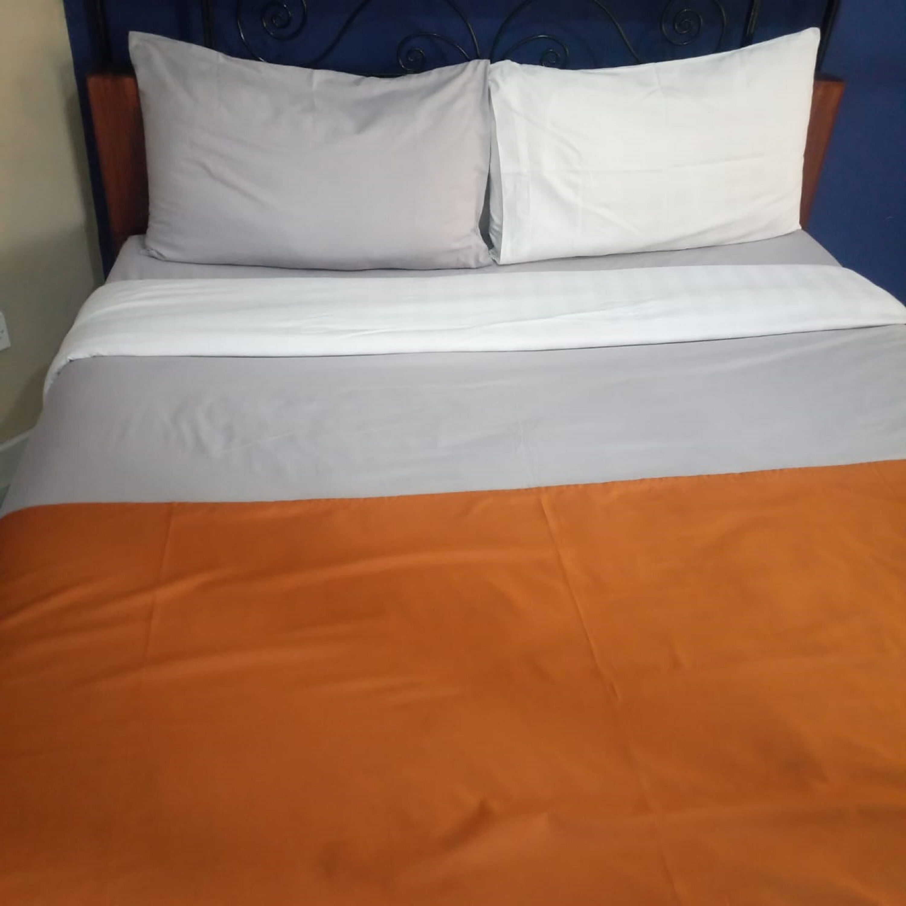 Quarto casal | Escrivaninha, Wi-Fi de cortesia, roupa de cama