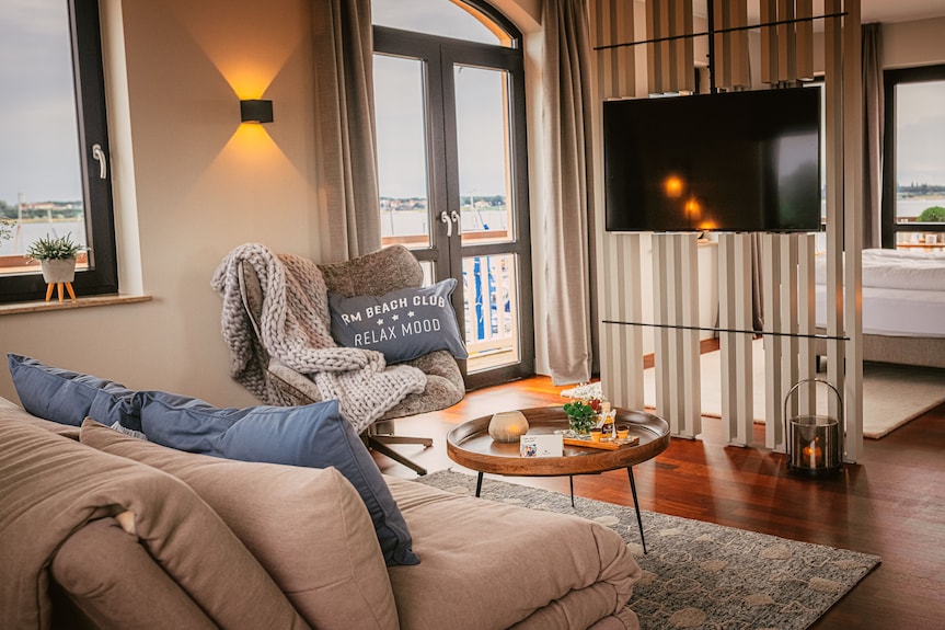 New: Sleep In Seensuchts Resort - Admiral Suite - Gräfenhainichen