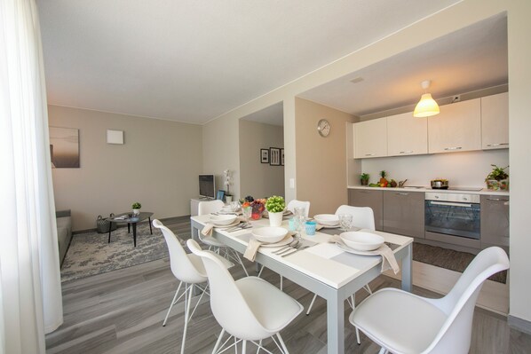 Apartamento Familiar, vários quartos, 2 casas de banho (Laguna di Lugano) | Restaurantes