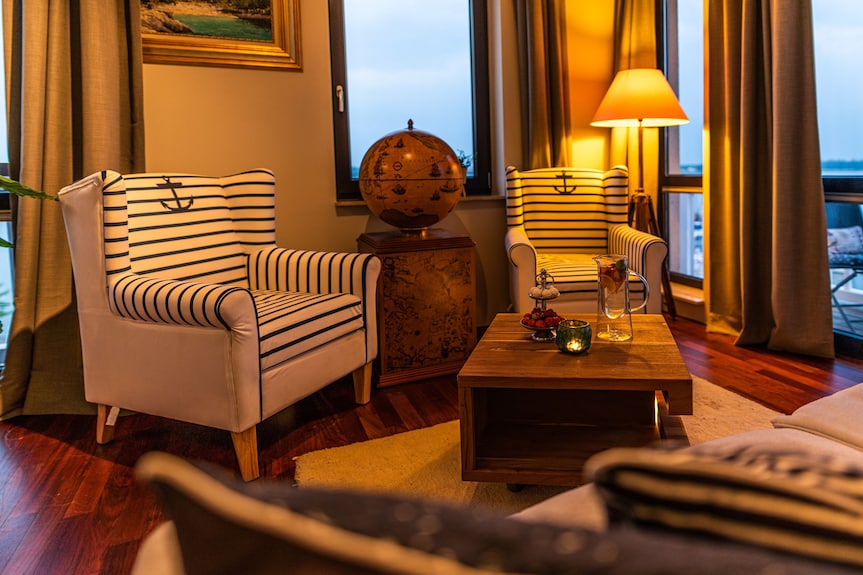 Nieuw: Slapen In Het Seensuchts Resort - Captains Room - Delitzsch