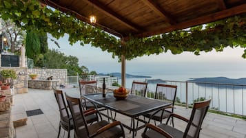 Casa, 3 quartos, terraço, vista para o mar | Terraço/pátio