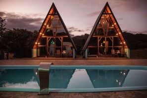 Chalé Suíço com Banheira de Hidromassagem - Pousada Sestrem | Fachada