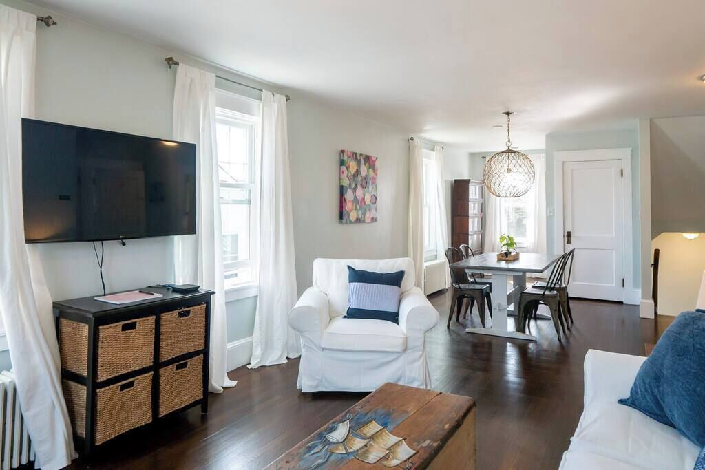 Beach! Beach! Beach! Walk To Easton's Beach! - Rhode Island