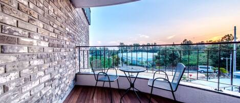 Dúplex, banheira de hidromassagem | Varanda