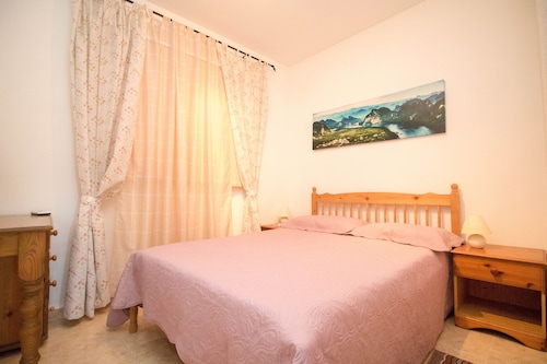 Apartment View To Swimming Pool & Garden - Torrevieja