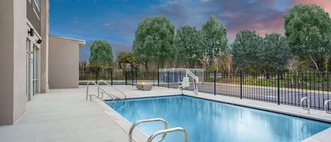 Piscina exterior sazonal