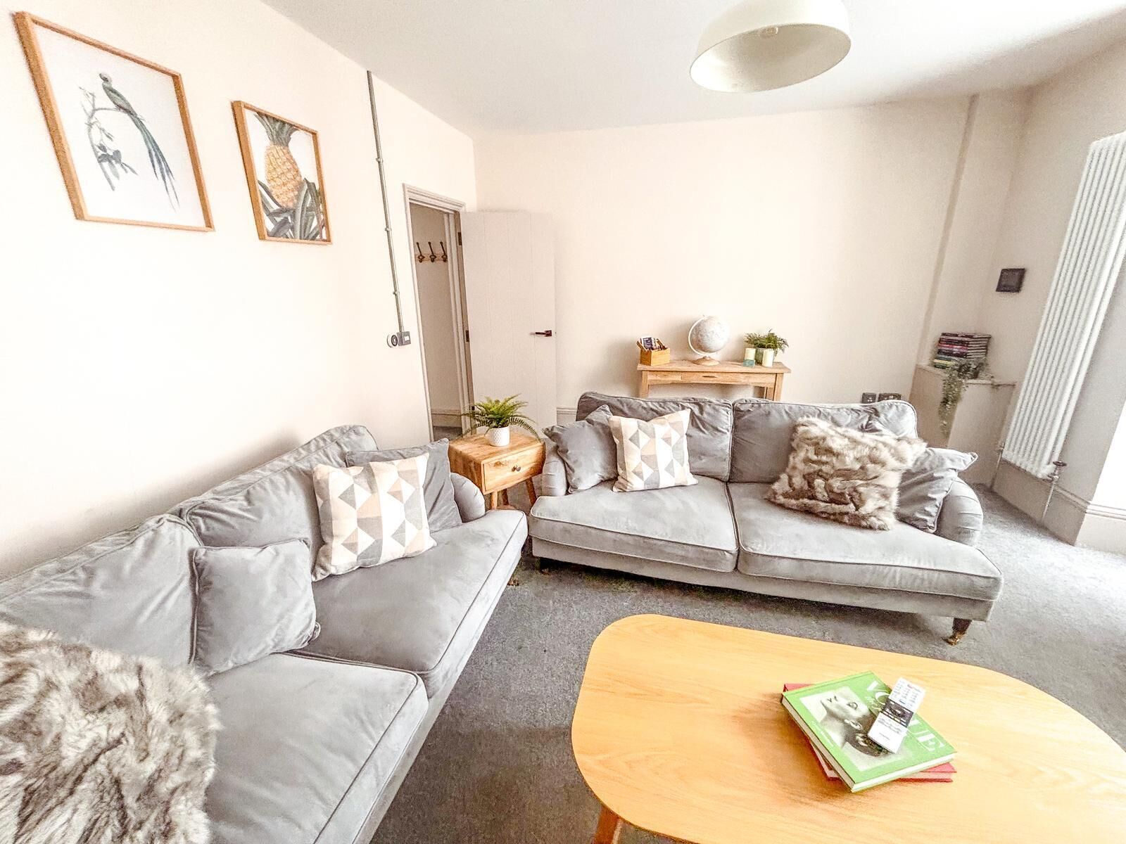 Apartamento superluxo, banheiro privativo, vista para a cidade | Lounge