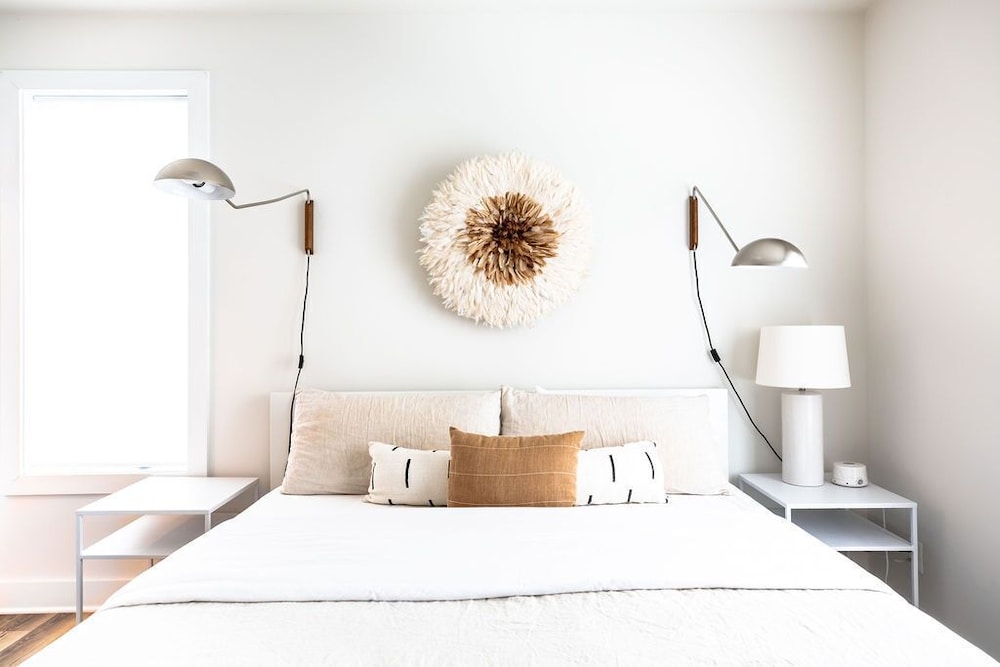 Piedmont Place 301| Lux Vineyard & Brewery Getaway In The Heart Of Crozet | Pet Friendly - Crozet, VA