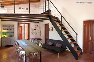 Apartamento, 3 quartos (Cottage Vittoria) | Opções para refeição no quarto