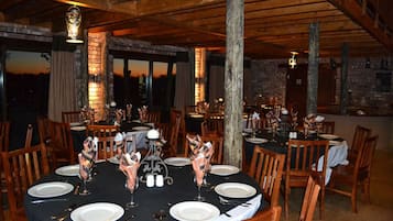 Pequeno-almoço tipo buffet diário (175 NAD por pessoa)