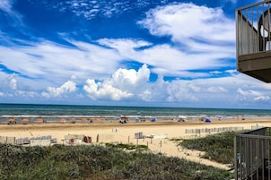 Condo, 1 quarto | Praia | Na praia