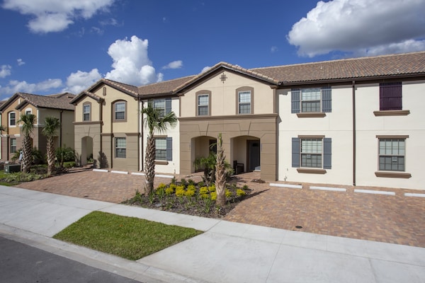Luxury 5 Bedroom W/ Private Pool Close To Disney 8875 - Level Up, Kissimmee