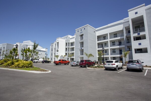 Gorgeous Two Bedroom Apt Close To Disney 306 4721 @Storey Lake Resort - Orlando, FL