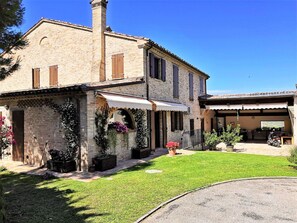 Villa | Exterior